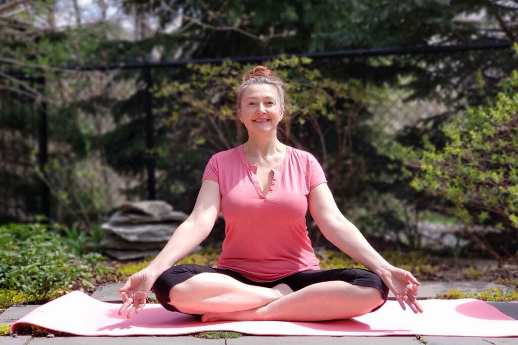 Yoga Poses: Easy Seated Pose in Yoga - Yoga Poses and Benefits